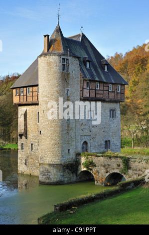 13th Century keep of Castle Carondelet at Crupet in the snow in winter ...