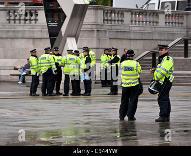 Metropolitan Police on duty in London Stock Photo - Alamy