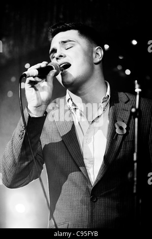 BGT Finalist, Shaun Smith, performing live in London Stock Photo - Alamy