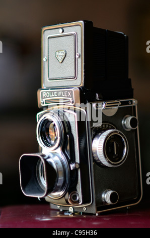 Rolleiflex Twin Lens Reflex Camera Stock Photo - Alamy