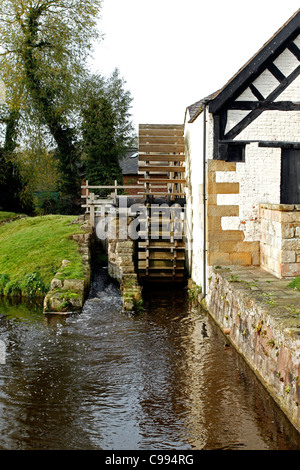 Waterwheel on a 17th century tudor building Stock Photo - Alamy