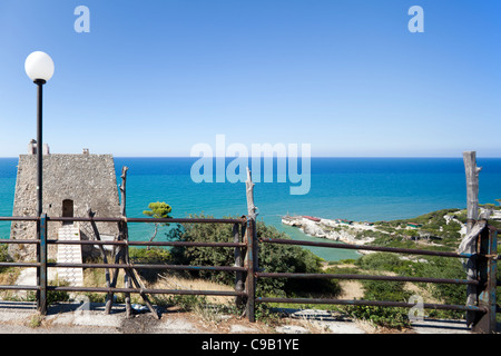 Watchtower of Peschici to protect the Apulian coast Stock Photo - Alamy