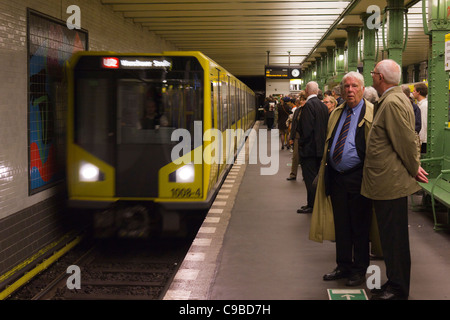 german subway metro train arrive underground station Stock Photo - Alamy
