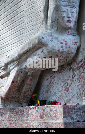 France Paris, the Oscar Wilde tomb in the Pére Lachaise cemetery Stock ...