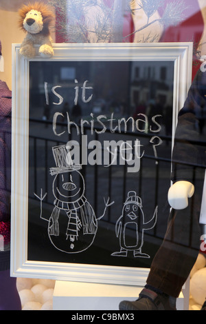 JOHN LEWIS CHRISTMAS SHOP WINDOW LONDON CHRISTMAS LIGHTS AND SHOP ...