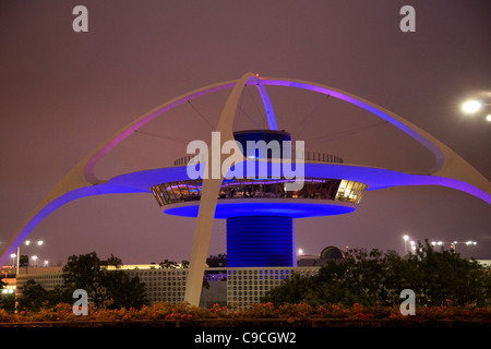 Theme Building at LAX Airport. Iconic space age structure with Populuxe ...