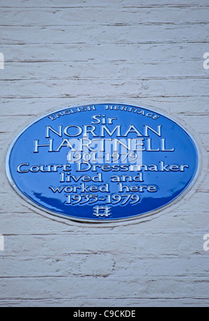NORMAN HARTNELL - English fashion designer in his salon at 26 Bruton ...