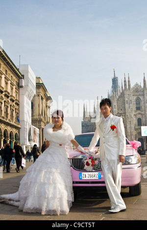 Chinese marriage, Duomo square, Milan, Italy Stock Photo - Alamy