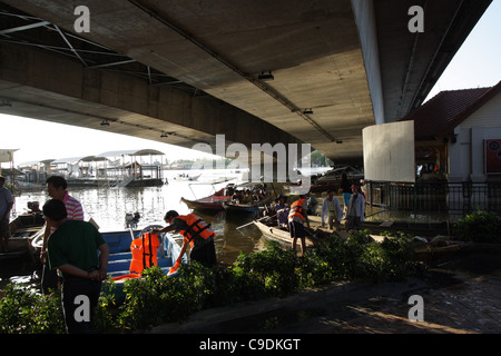 Floodwaters at Pakkred , Nonthaburi province , Thailand Stock Photo - Alamy