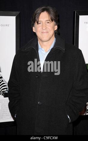 Cameron Crowe at arrivals for WE BOUGHT A ZOO Premiere, The Ziegfeld ...