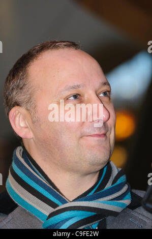 Belfast, 14/12/2011: Peter Corry sings on the Alan Simpson radio show ...