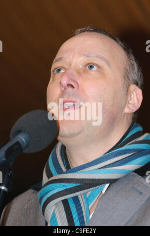 Belfast, 14/12/2011: Peter Corry sings on the Alan Simpson radio show ...