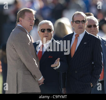 NFL Commissioner Roger Goodell , left, presents the Man of the Year ...