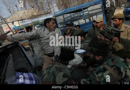 indian police arrest power development deportment (PDD) daily wagers ...