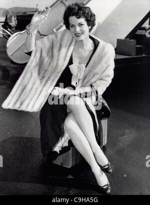 Dec. 20, 1959 - MAUREEN O'HARA with her brother Charles FitzSimons and ...