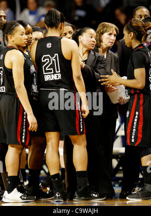 South Carolina head coach Dawn Staley gestures during the first half of ...