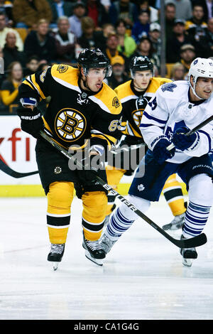 Toronto Maple Leafs left wing Matias MacCelli (63) shoots past New York ...