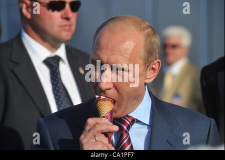 Prime minister of Vladimir Putin eating icecream when visiting MAKS ...