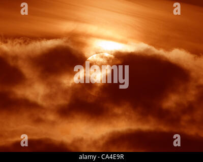 Transit of Venus across the sun 8 June 2004 Stock Photo - Alamy