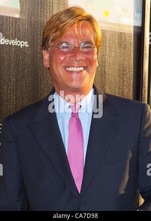 USA. Aaron Sorkin at arrivals for THE NEWSROOM Premiere, Cinerama Dome ...