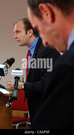 Jan 06, 2004 - Cincinnati, Ohio, USA - City councilman PAT DEWINE (L ...