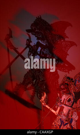 Indonesian shadow puppet of Rama Stock Photo - Alamy