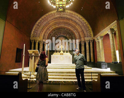 The Tiffany Chapel at the Charles Hosmer Morse Museum, Winter Park ...
