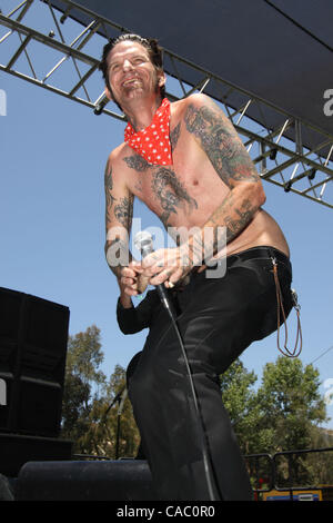 Psycho-Rockabilly icons Throw Rag perform at the 16th annual Hootenanny ...