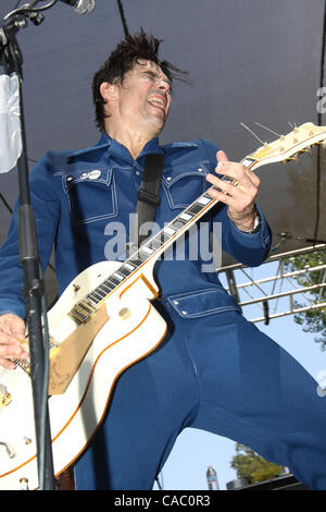 Psycho-Rockabilly icons Throw Rag perform at the 16th annual Hootenanny ...
