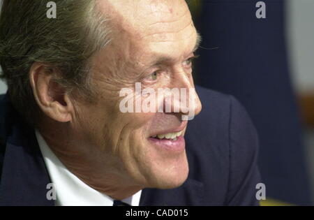 (Published 08/31/2003, G-5) Robert C. Dynes Stock Photo - Alamy