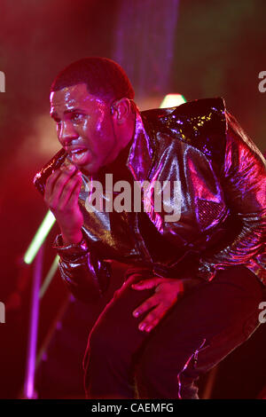Jason Derulo performing at The Best Buy Theater in Times Square on ...