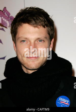 Simon Woods arriving at the Penelope Premiere at the DGA Theatre In Los ...