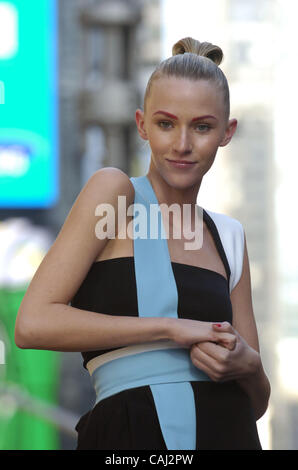 Contestant Stephanie Bulger, 21, of Texas receives some last minute ...