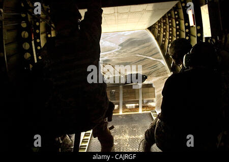 Paratroopers from the 782nd Brigade Support Battalion, 4th Brigade ...