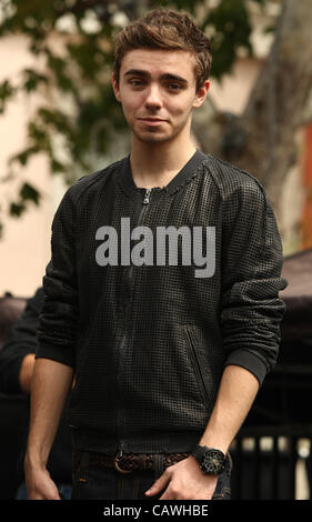 NATHAN SYKES THE WANTED. PERFORM FOR EXTRA TV LOS ANGELES CALIFORNIA ...