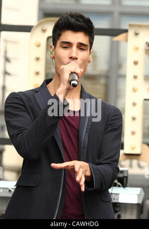 SIVA KANESWARAN THE WANTED. PERFORM FOR EXTRA TV LOS ANGELES CALIFORNIA ...