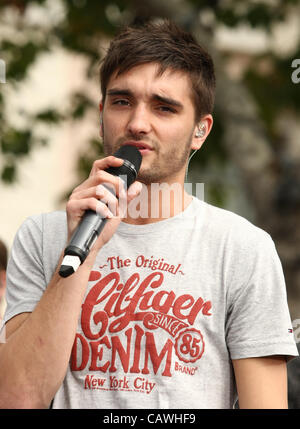 TOM PARKER THE WANTED. PERFORM FOR EXTRA TV LOS ANGELES CALIFORNIA USA ...