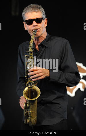 David Sanborn performs at the New Orleans Jazz and Heritage Festival ...