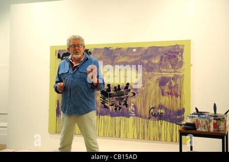 LIVERPOOL, UK, 18th May, 2012. Rolf Harris at the Walker Art Gallery ...