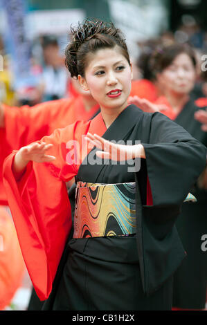 May 20th, 2012 : Tokyo, Japan - Dancers perform Japanese traditional ...