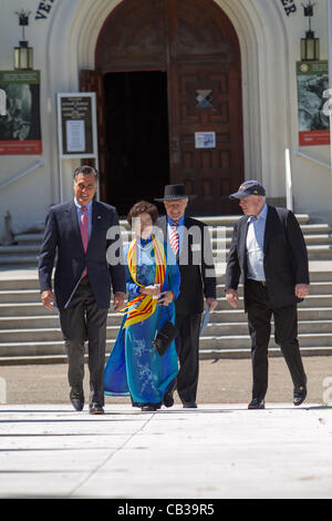 Mitt Romney visits San Diego with John McCain for a Memorial Day ...