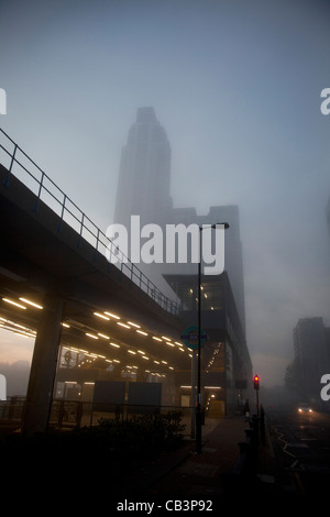 Thick fog in East London. Eerie atmosphere as dense fog descends at ...