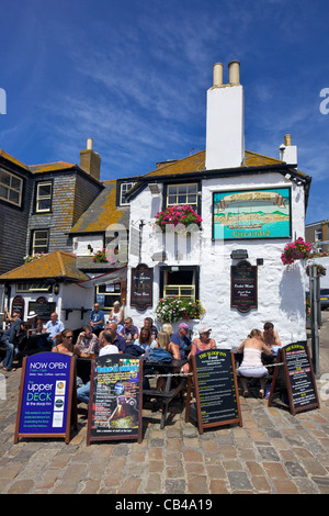 The Sloop Inn, St Ives Harbour, Cornwall, UK Stock Photo - Alamy