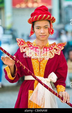 Burmese boy in Yangon, Myanmar Stock Photo - Alamy