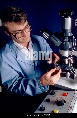Microscope in the Laboratory, modern close-up shot Stock Photo - Alamy