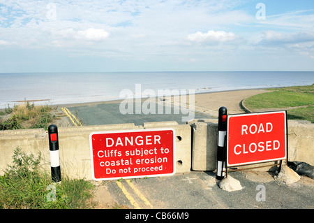 Sign Warning Of The Abrupt End Of The Road Stock Photo - Alamy