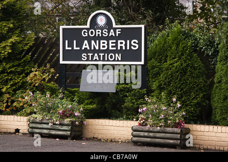 LLanberis Station Sign Snowdon Mountain Railway Stock Photo - Alamy