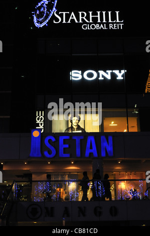 Wisma Atria Shopping Mall, Shopping mall, Singapore Stock Photo - Alamy