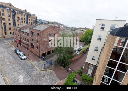 A view of the Wapping Wall Area of London Stock Photo - Alamy