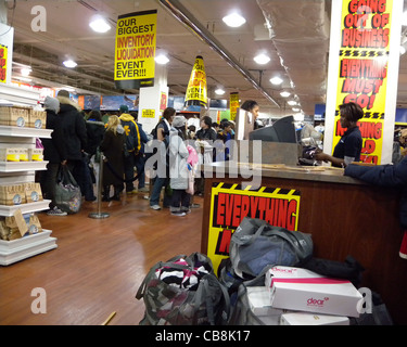 Customers shop at a Steve & Barry's clothing store in New York Stock ...